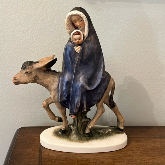 Goebel | Holiday | Vtg Goebel Flight Into Egypt Figurine 959 W Germany ...